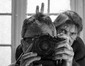 Tony Luciani ha retratado a su madre de 91 años en el libro “Mamma in ...